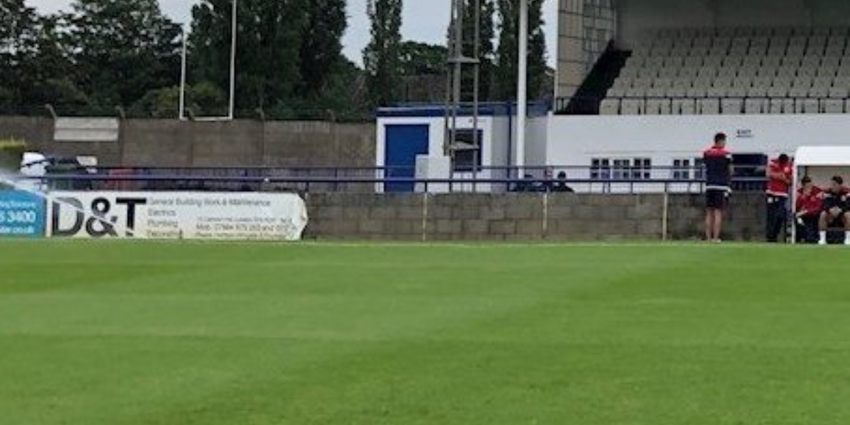 Le mur d'enceinte du stade Maurice Rebak a été retiré après la mort de ...