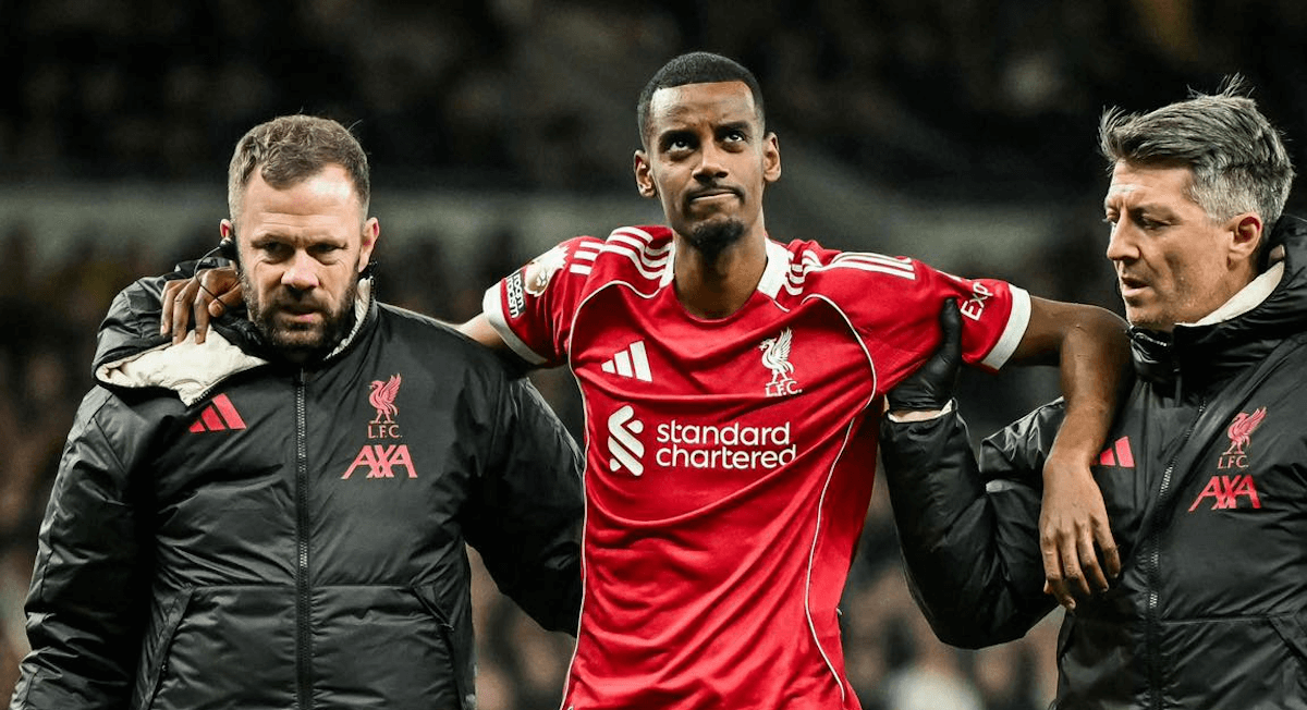 Alexander Isak s'entraîne avec la Suède après un transfert record de ...