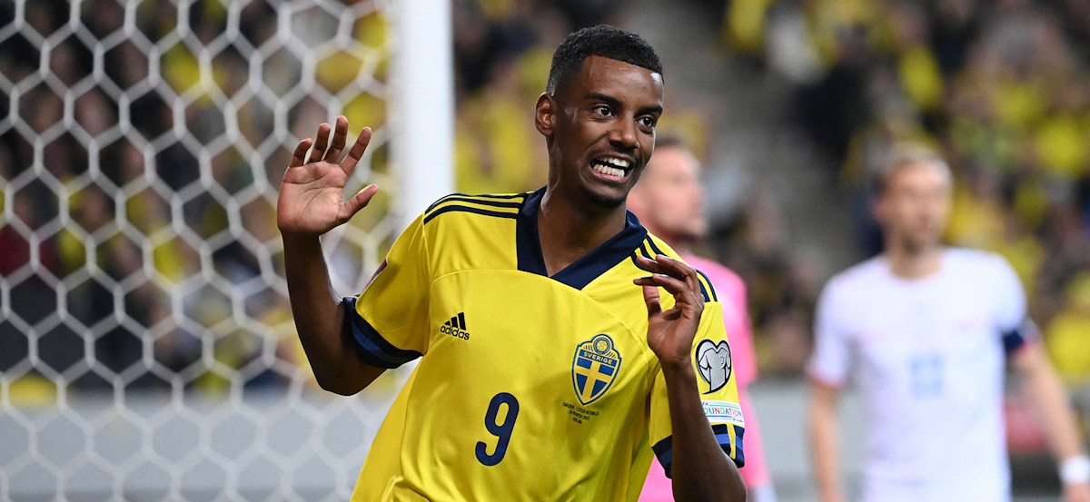 El golpe de la lesión: Alexander Isak se retira de la selección sueca ...