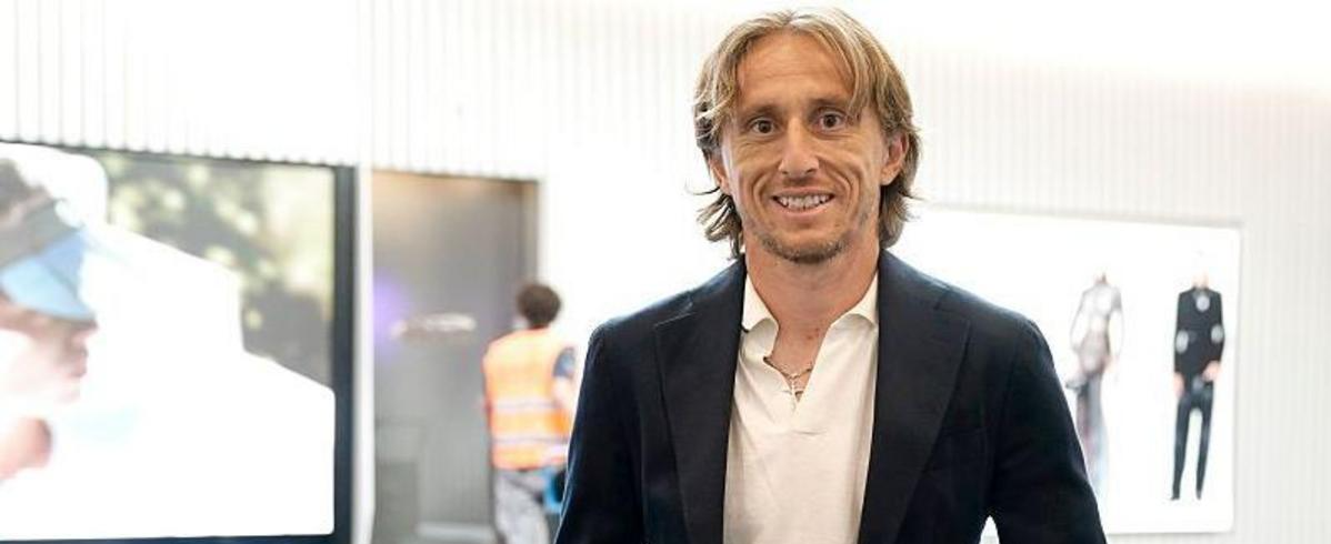 Luka Modric se junta ao Milan em um contrato de um ano com opção de ...